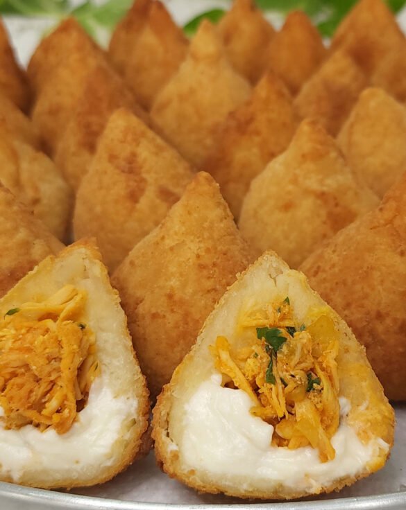 Coxinha de Frango com Catupiry - Tamires Mota